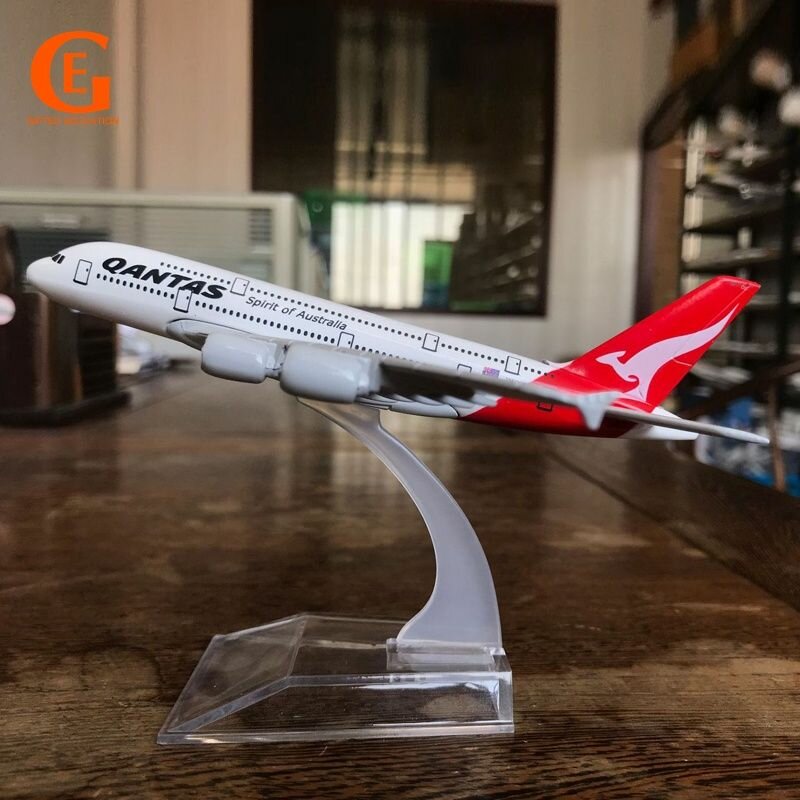 Металлическая модель самолета Airbus A380 Qantas, масштаб 1/400 на подставке для коллекционной витрины и кабинета