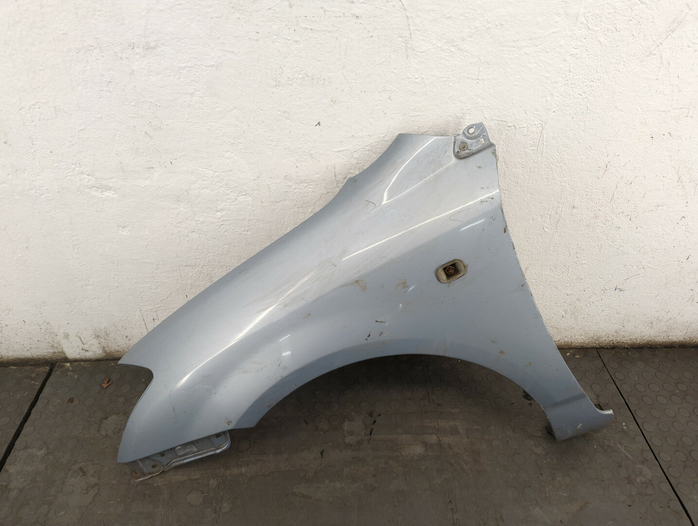 Крыло левое переднее Toyota Corolla E12 Б/У