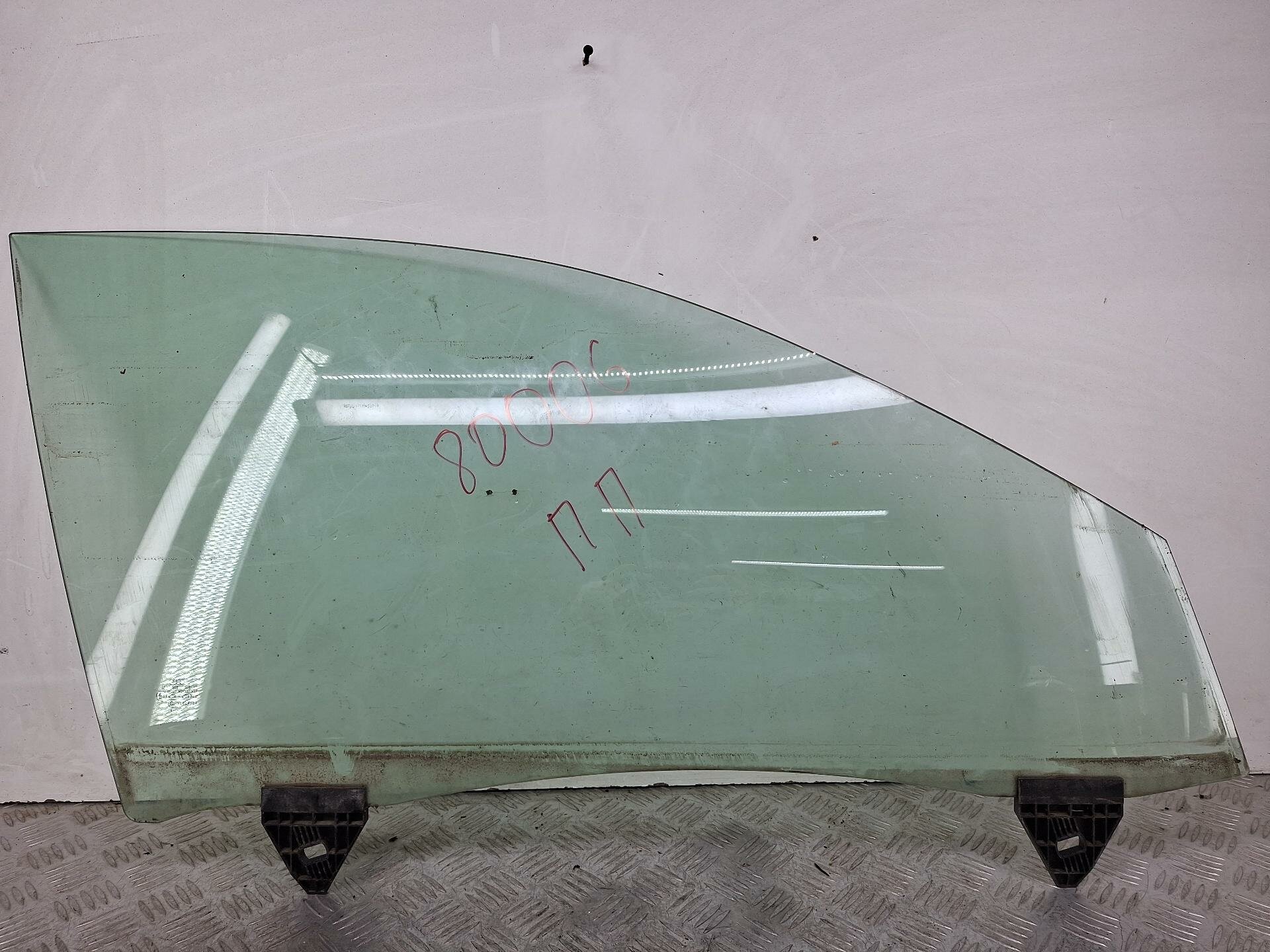 Стекло двери передней правой Audi A4 B7 2006