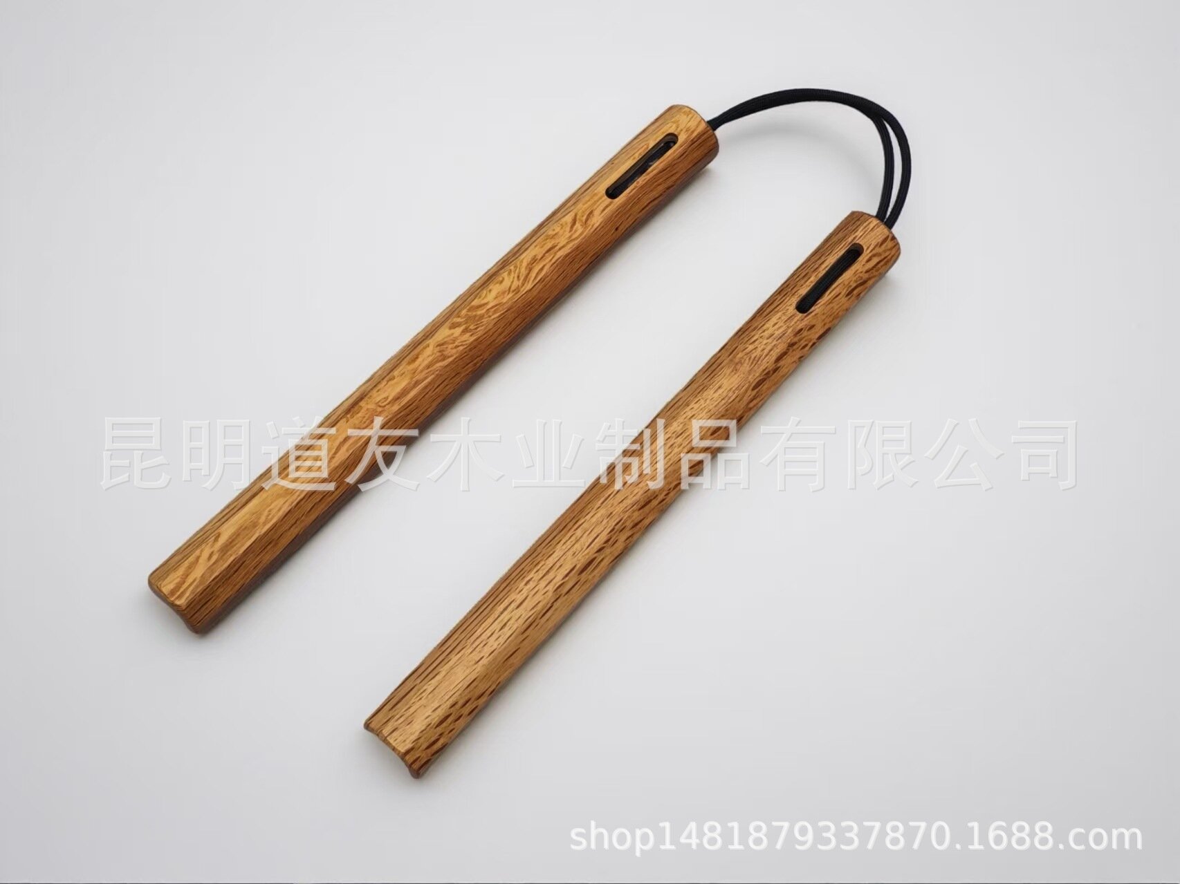 2026 Новейшие двойные нунчаки, двухсекционные нунчаки, универсальный тип боевого инструмента из дерева Цинган, тренировочный стик из массива дерева