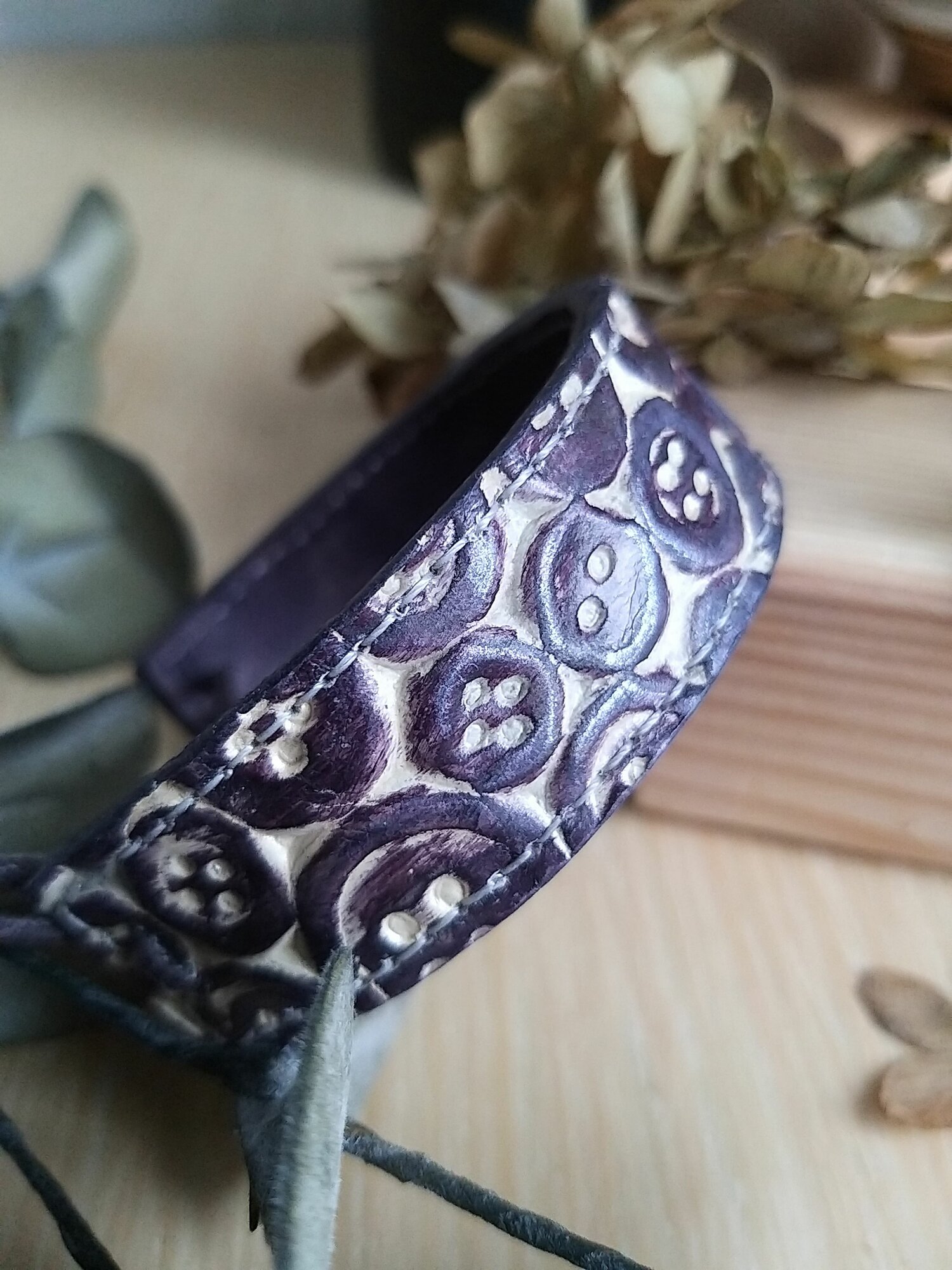 Жесткий браслет