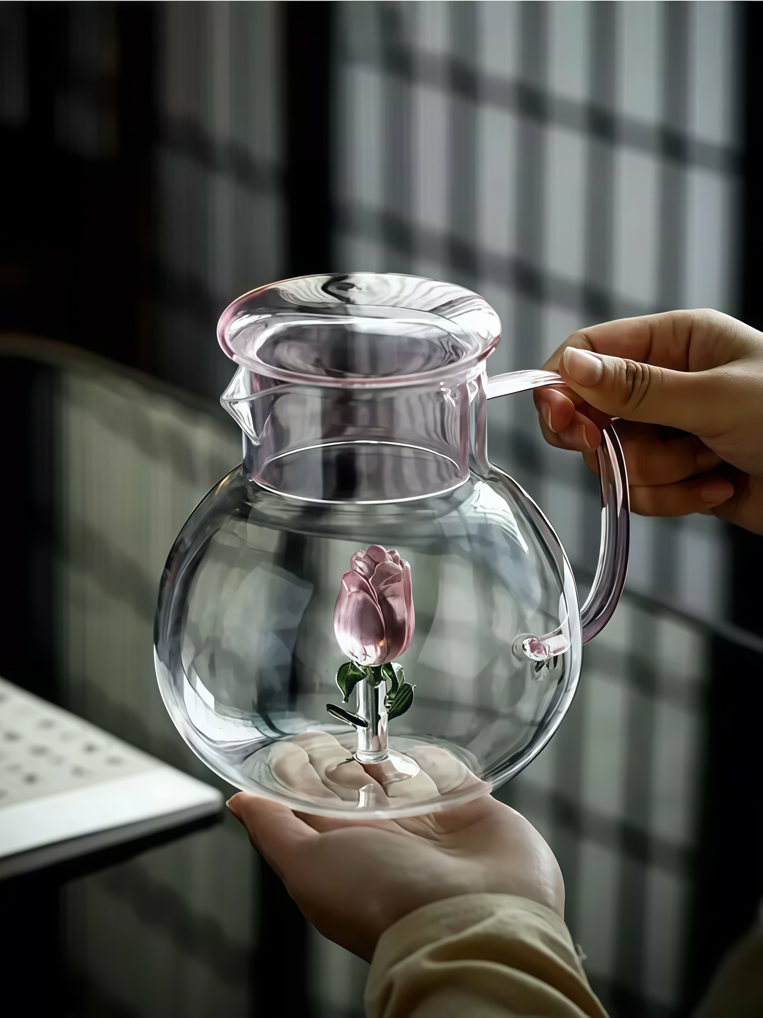 Кувшин L.O.L. Surprise, для вина, виски, водки, воды, сока, вспененного молока, с крышкой