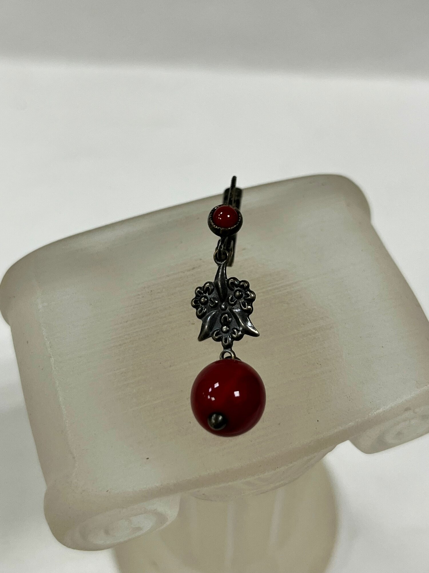 Советская мельхиоровая серьга, одиночка, под коралл, сделано в СССР