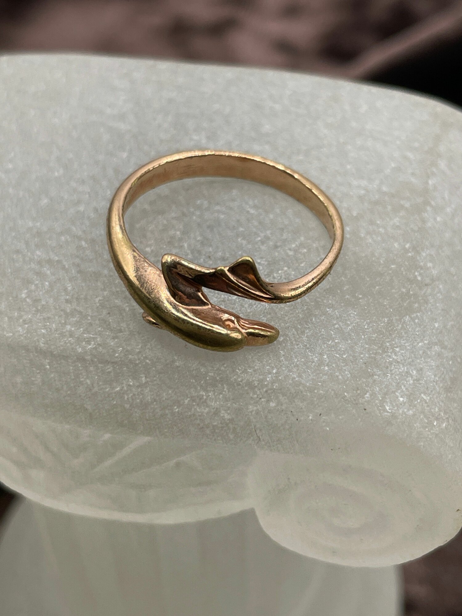 Винтажное позолоченное кольцо, дельфин, клеймо, размер 19