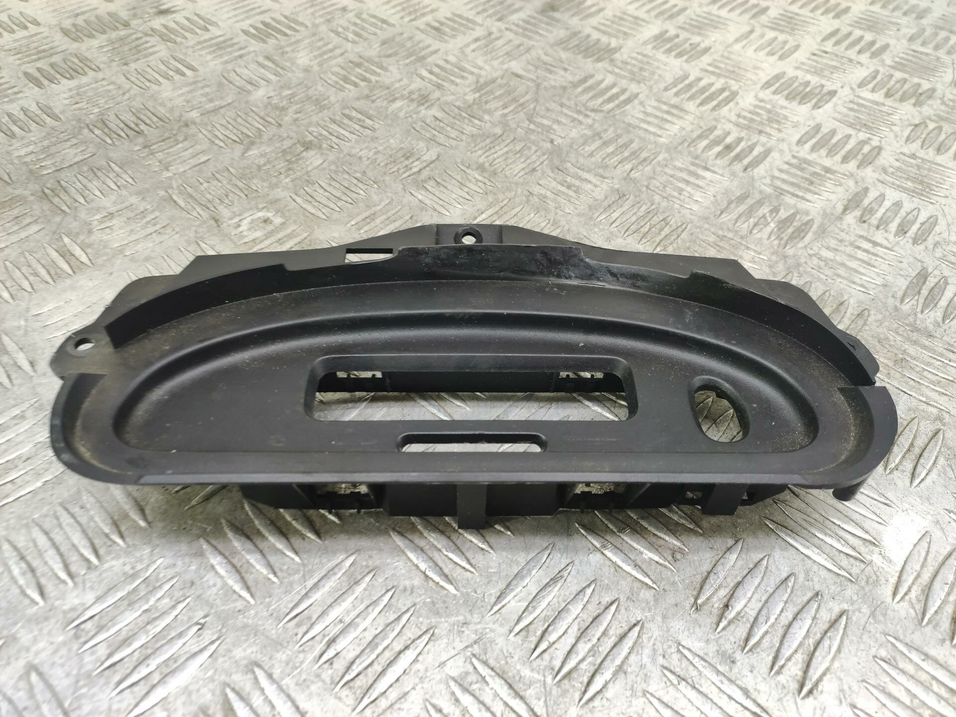 Рамка монитора Renault Scenic рест. 2002 7700432434