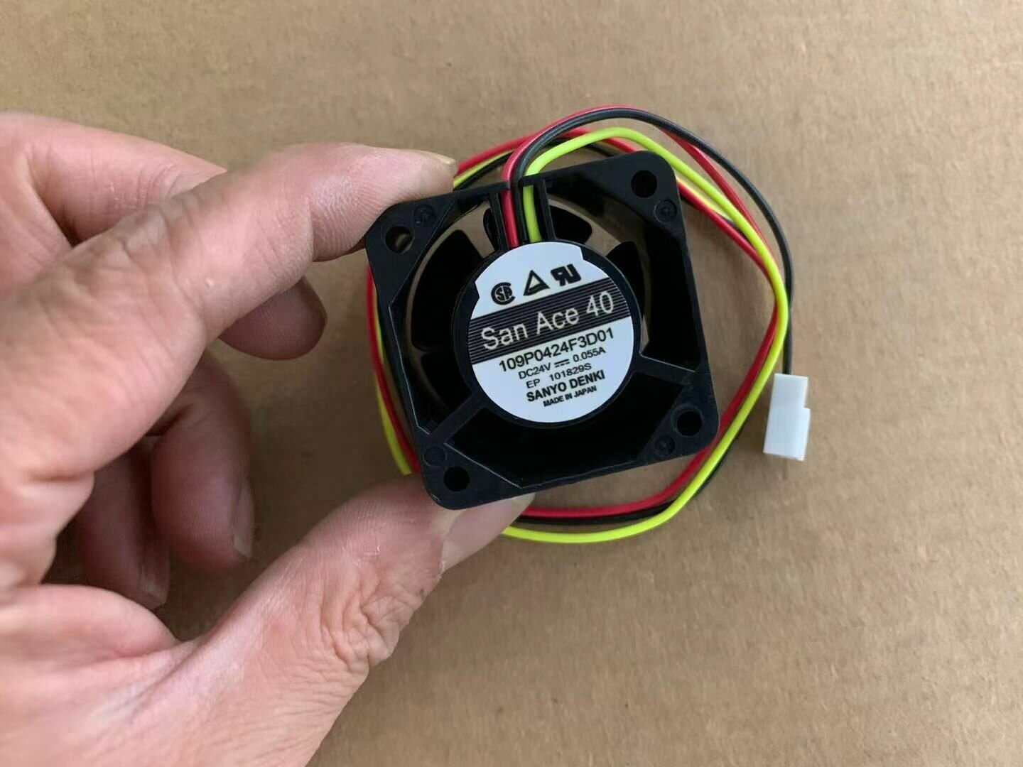 SANYO SanAce40 24V инверторный вентилятор 109P0424F3D01 0.055A 4 см 4028