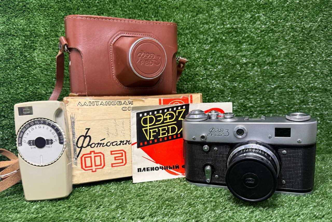 Фотоаппарат старинный дальномерный ФЭД-3. Объектив Индустар-61 Л/Д. СССР, 1971 г. Футляр.