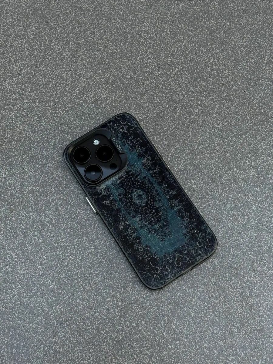 Чехол на Iphone 15 Pro с ковром — фото 1