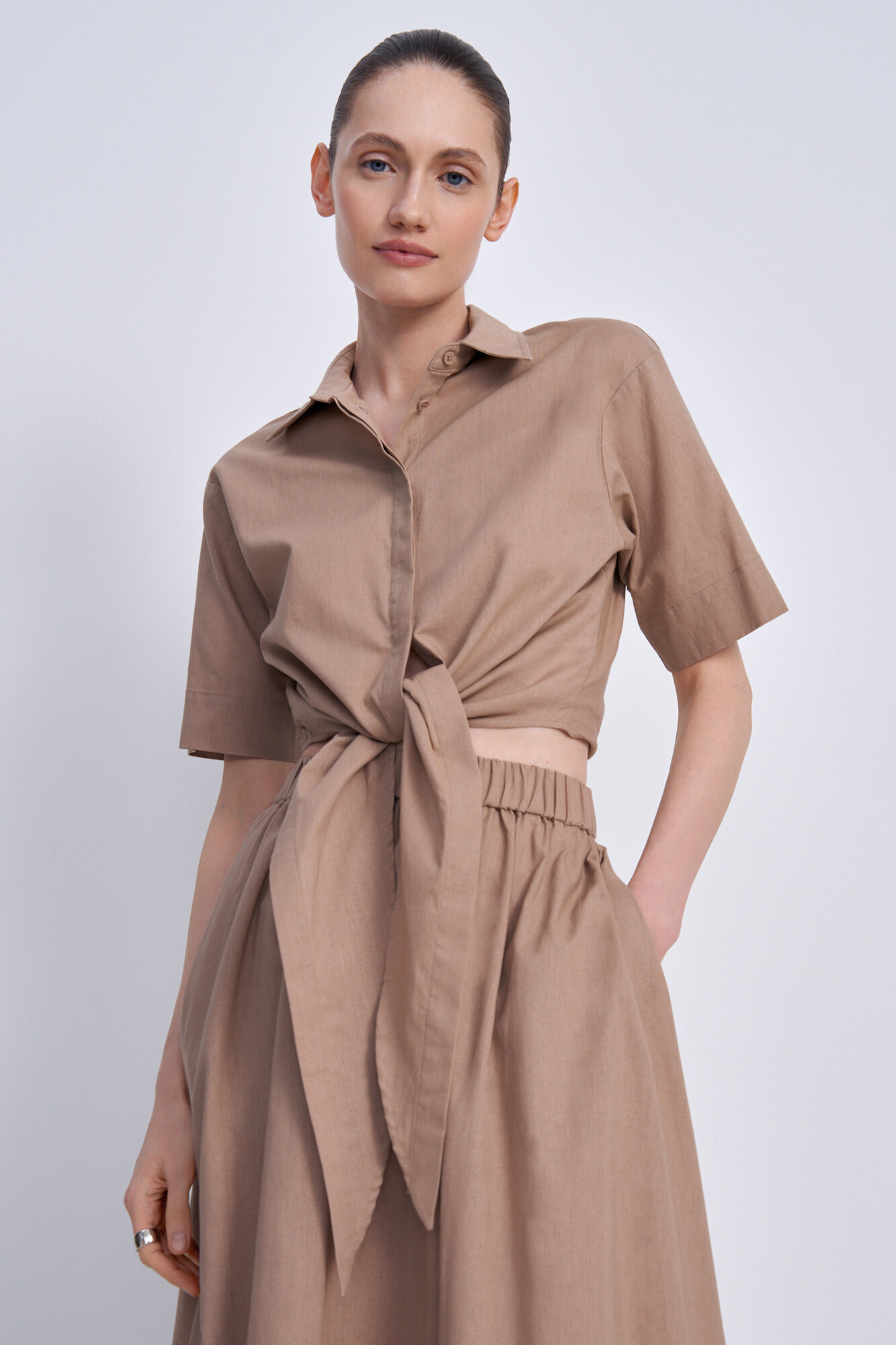 Рубашка с завязками на поясе