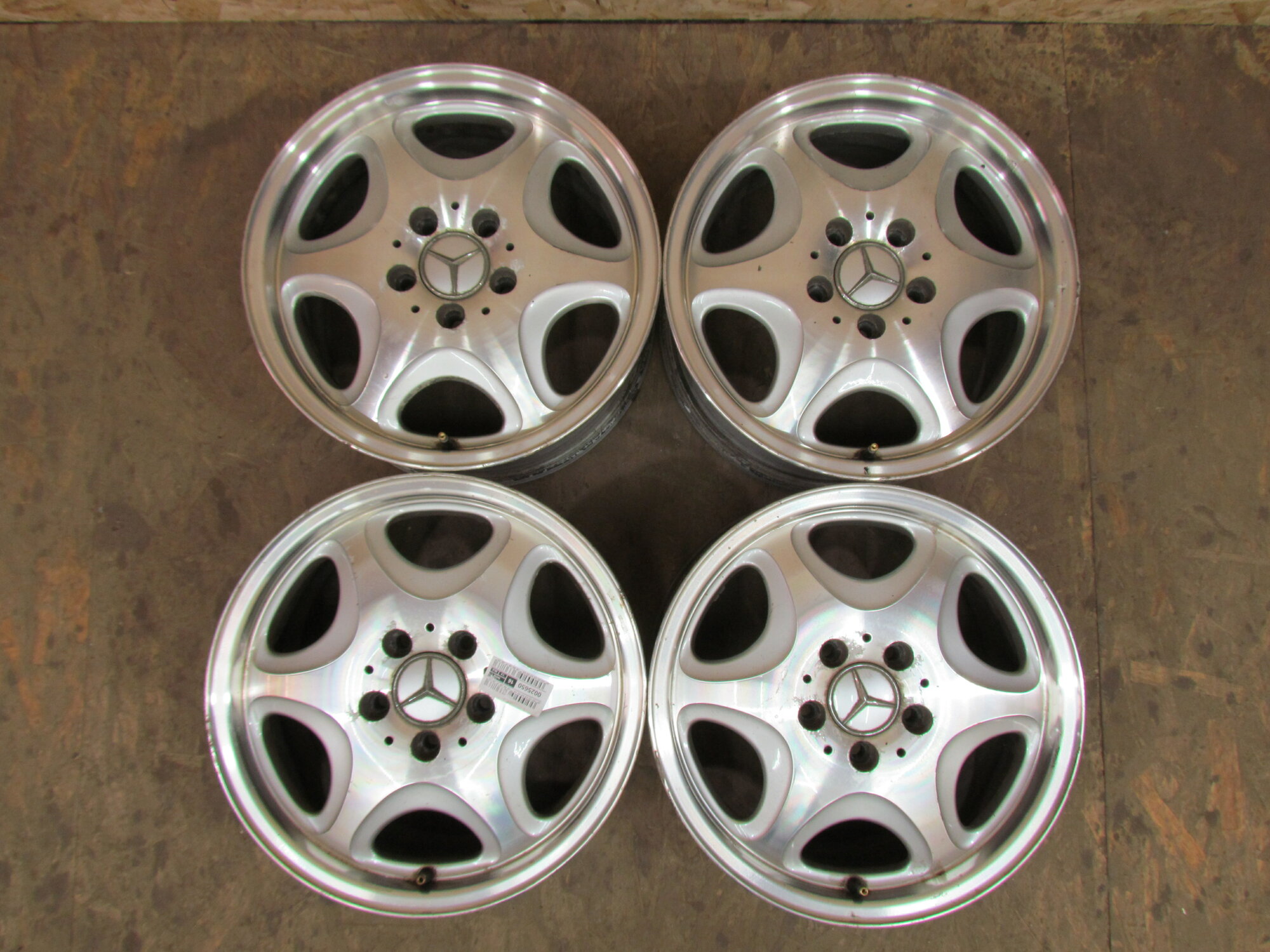 Комплект колесных дисков Mercedes-Benz R16 7.5J ET51 5*112 DIA66.6 (оригинал) 0025650