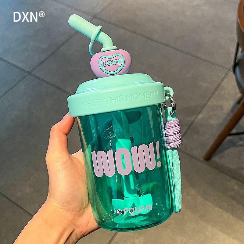 Стакан для воды с соломинкой для женщин, высококачественный летний офисный портативный стакан для смешивания кофе 2024 года, новый пластиковый стакан для студентов