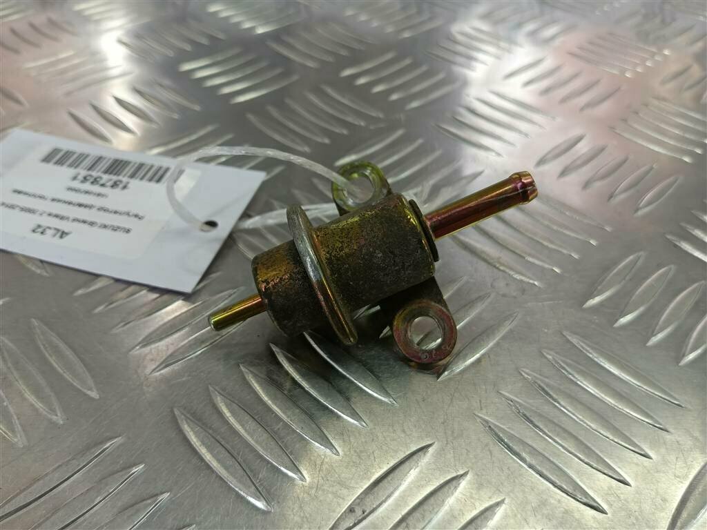 Датчик давления топлива Б/У для SUZUKI Grand Vitara II (2005—2008) 15610-67D00