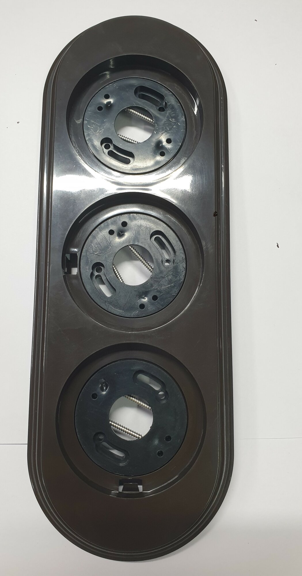 Рамка для розетки Bironi BF1-630-22, защитная, 3 гнезда, IP20, коричневая