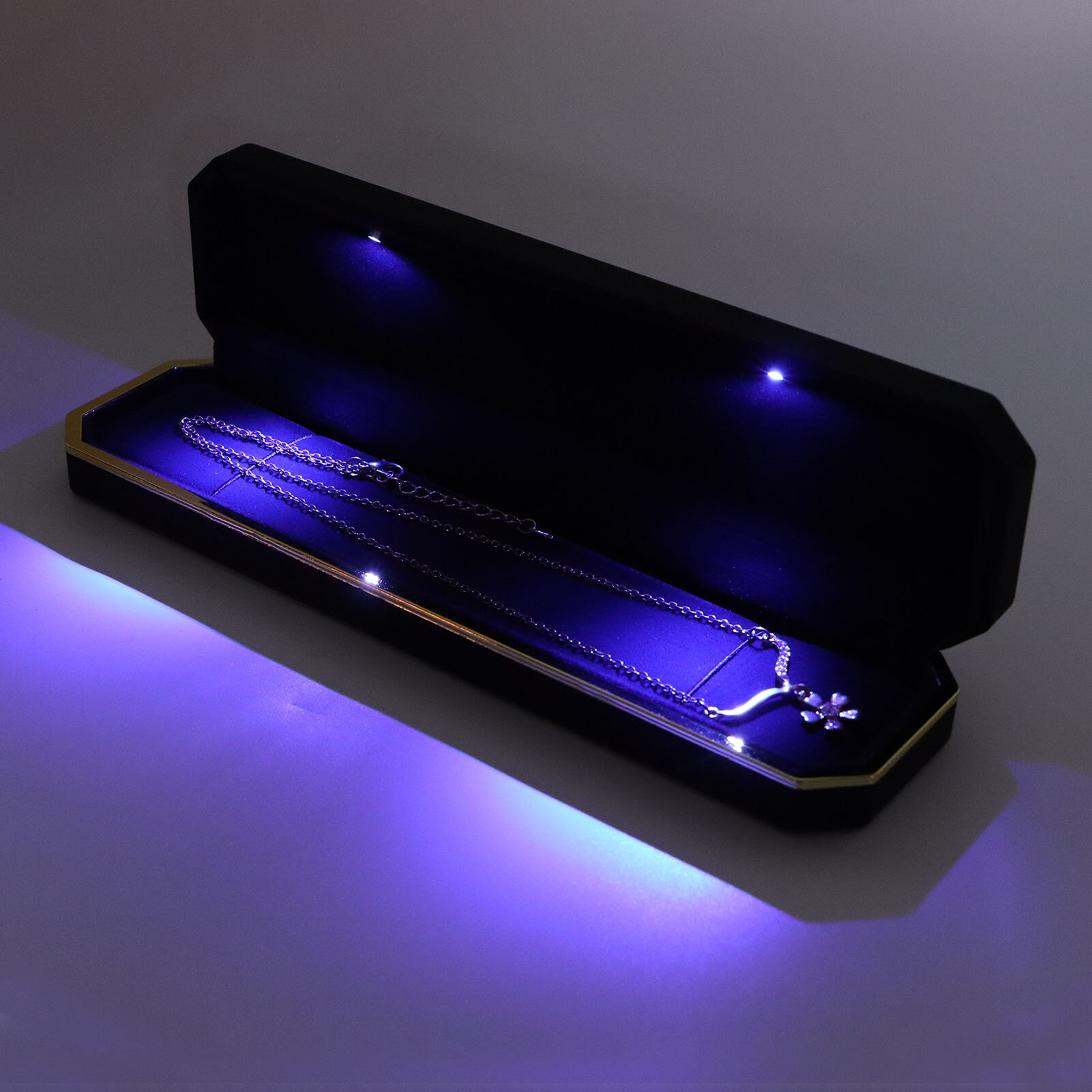 Светодиодная подсветка ювелирных изделий Подарочная коробка Кольца Браслет Лоток Дисплей Кейс для хранения для предложения Помолвка СвадьбаЧерный