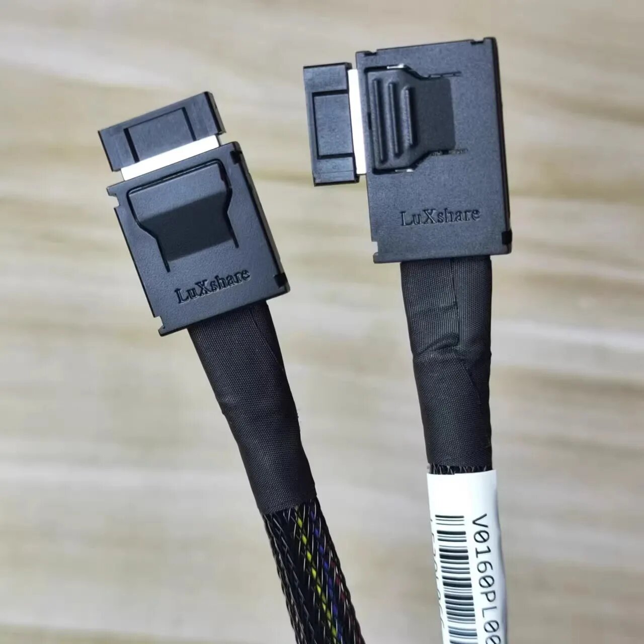 Кабель-адаптер Oculink SFF-8611Gen3 4 60cm left elbow