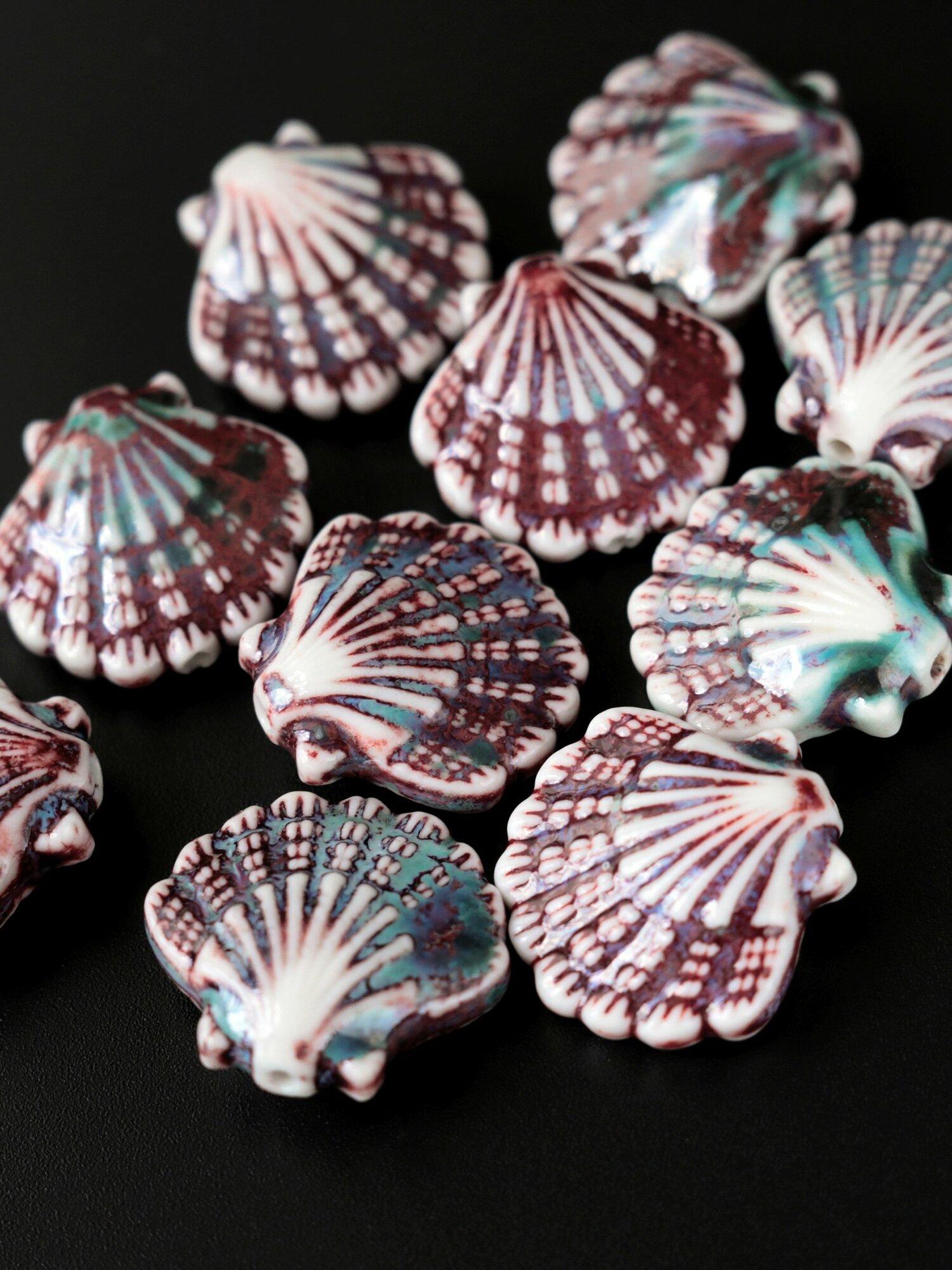 Бусины керамические 3 шт, бордовый/голубой, 25-27x27-29.5x10.5-12 мм