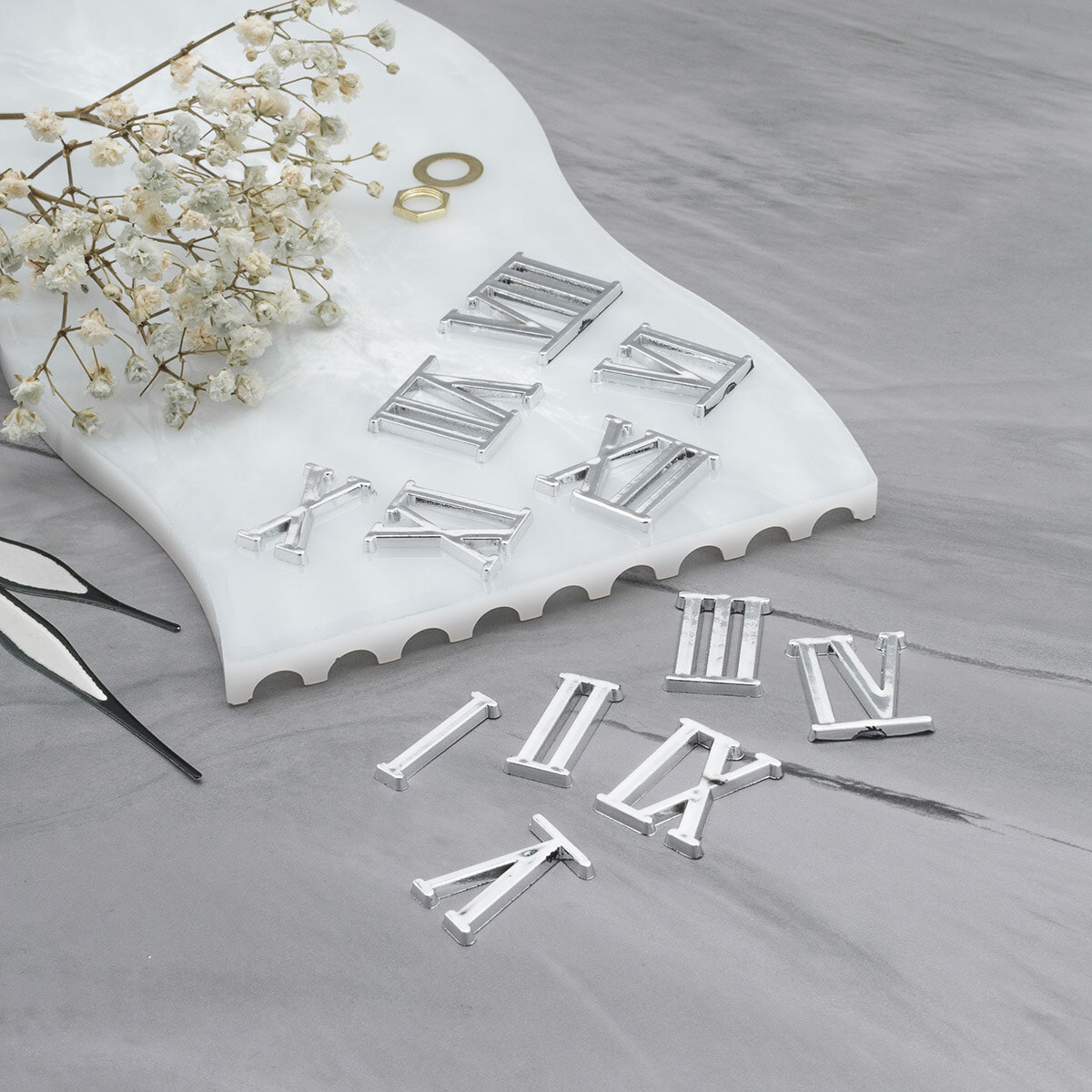 Цифры римские для часов, высота 2,3 см, пластик (ZB-10155 серебро)