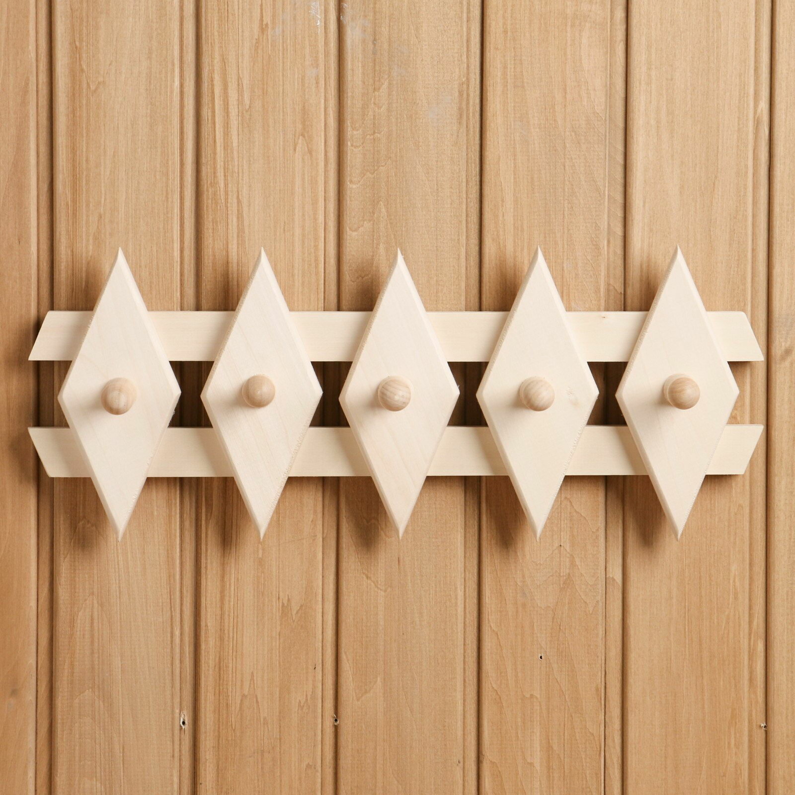 Вешалка для бани и сауны "Ромбик", липа, 45x18x9 см, 5 крючков