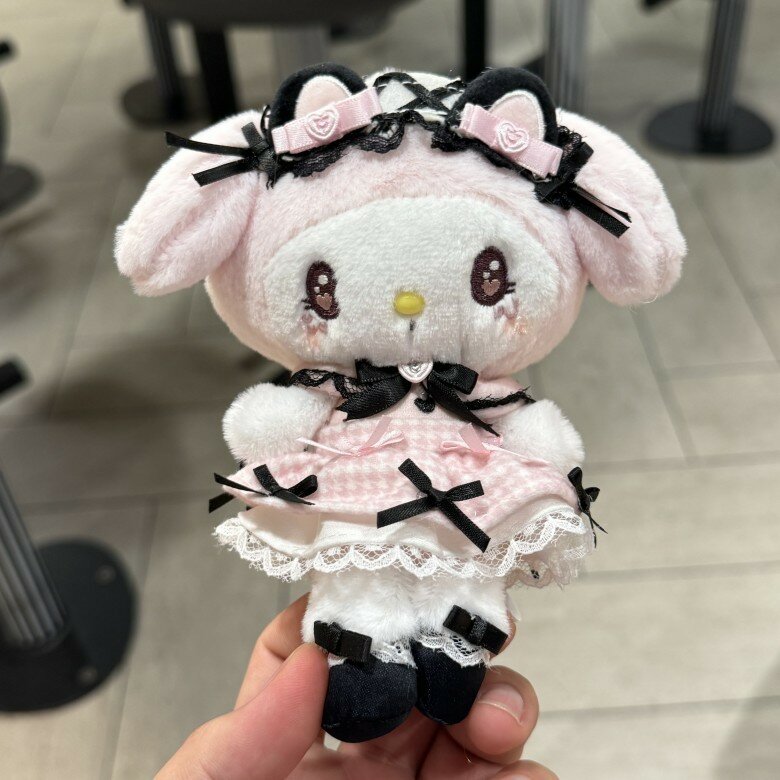 Мягкие плюшевые брелоки Санрио с Курами и Мой Мелоди в клетчатых поварских костюмах для детей