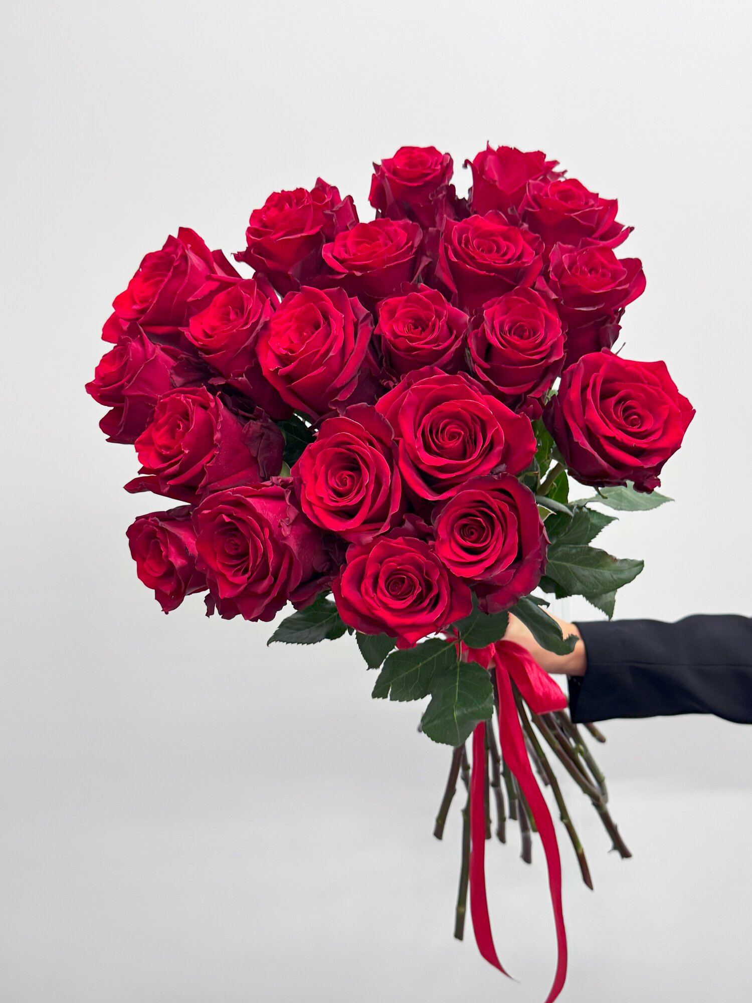 Букет живых цветов, красные розы 21 шт 60 см. "Эксплорер", флау стор