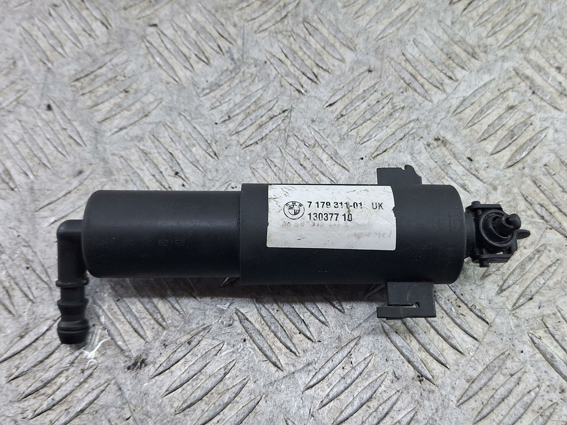 Форсунка омывателя фары BMW 3 E90/E91 2005 717931101