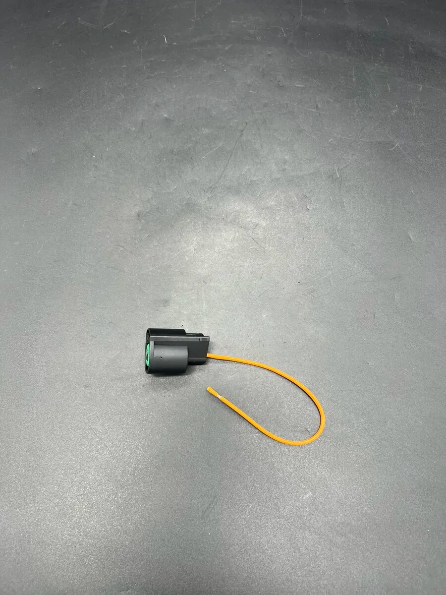 Разъем ( Фишка ) Датчика давления масла Новое Cargoparts