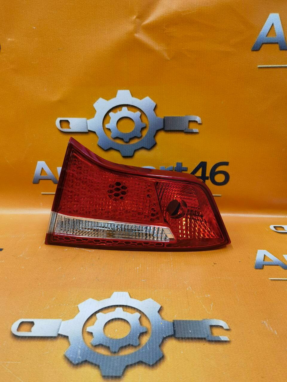 Задний левый фонарь в крышку багажника киа рио 3 kia rio 3 с 2010 по 2014 год в крышку