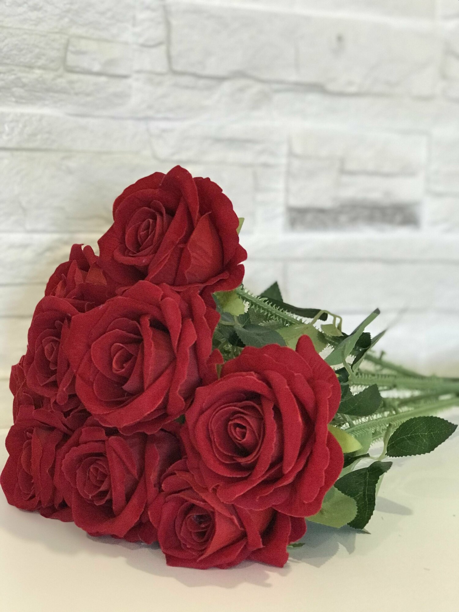 Искусственные цветы для декора. Искусственные Розы CV23 (10 шт) на кладбище