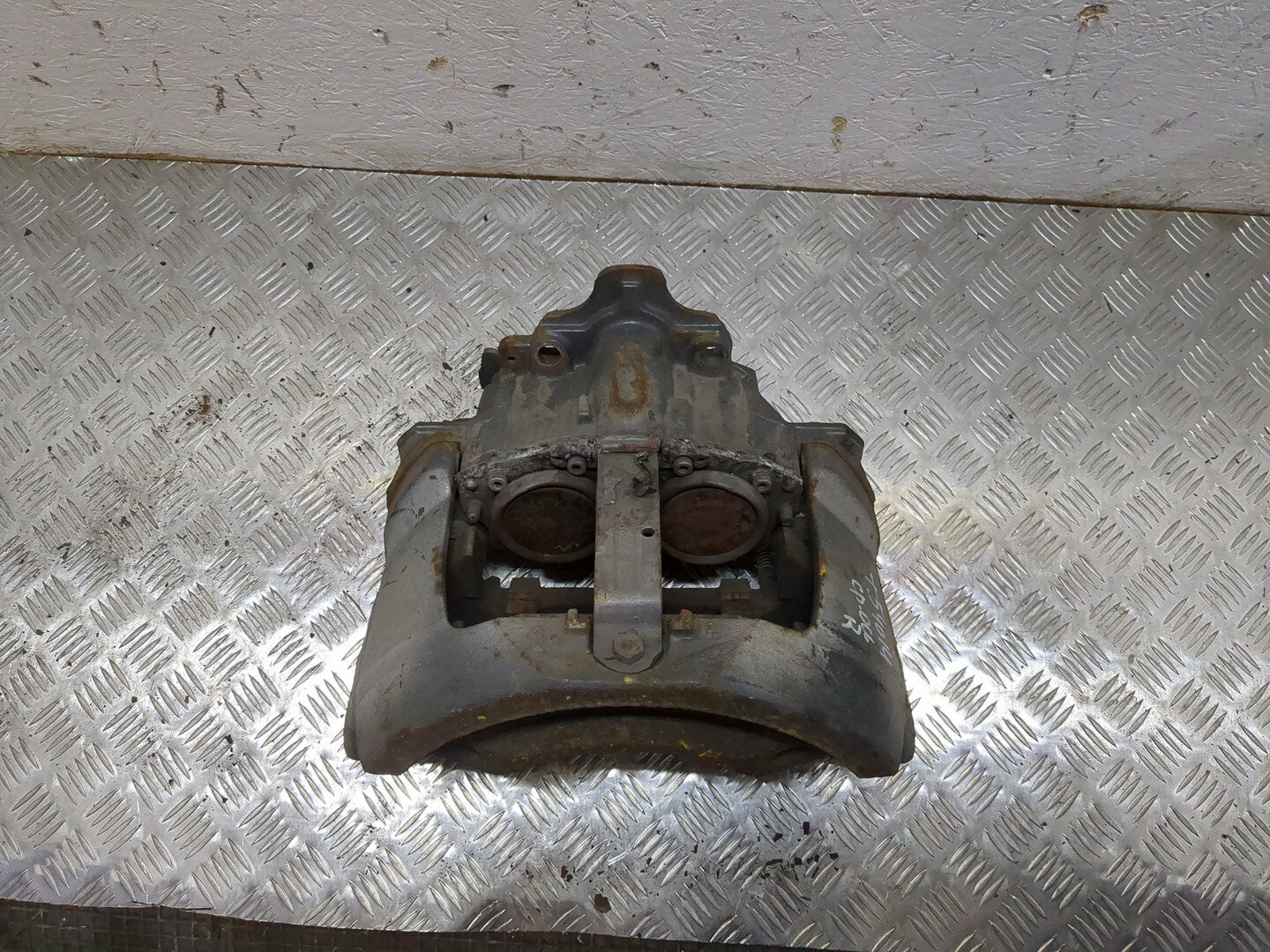 Суппорт правый передний Renault T Б/У