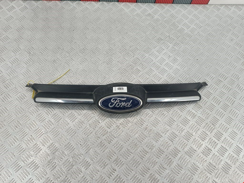 Решетка радиатора Ford Focus 3 арт. 2272958