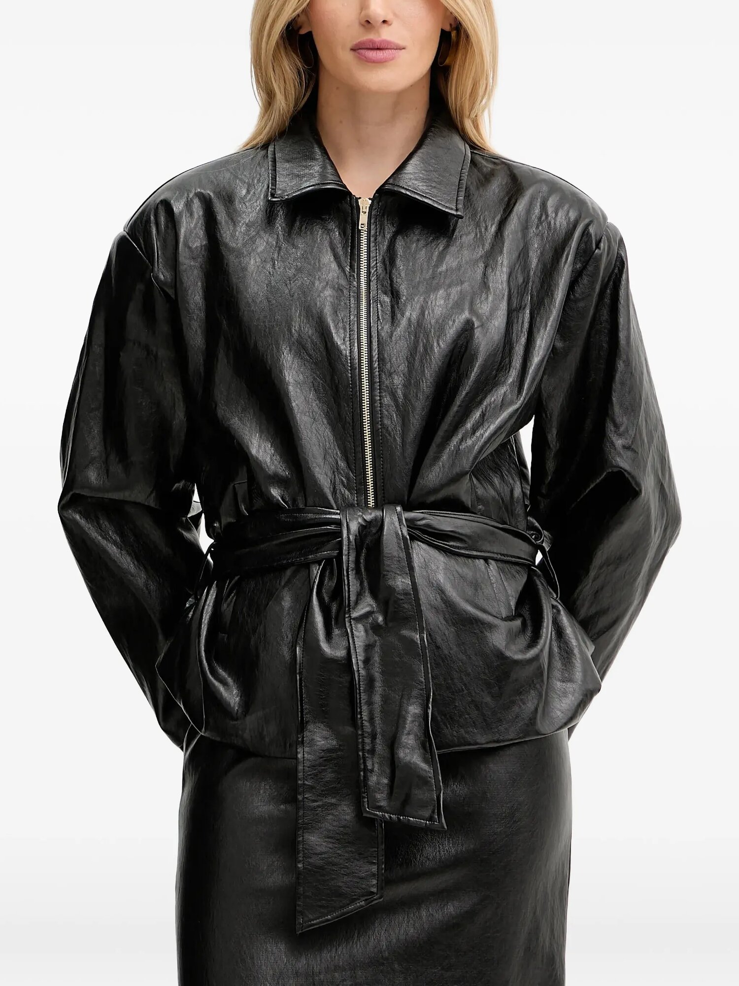Куртка  Belted zip-up jacket