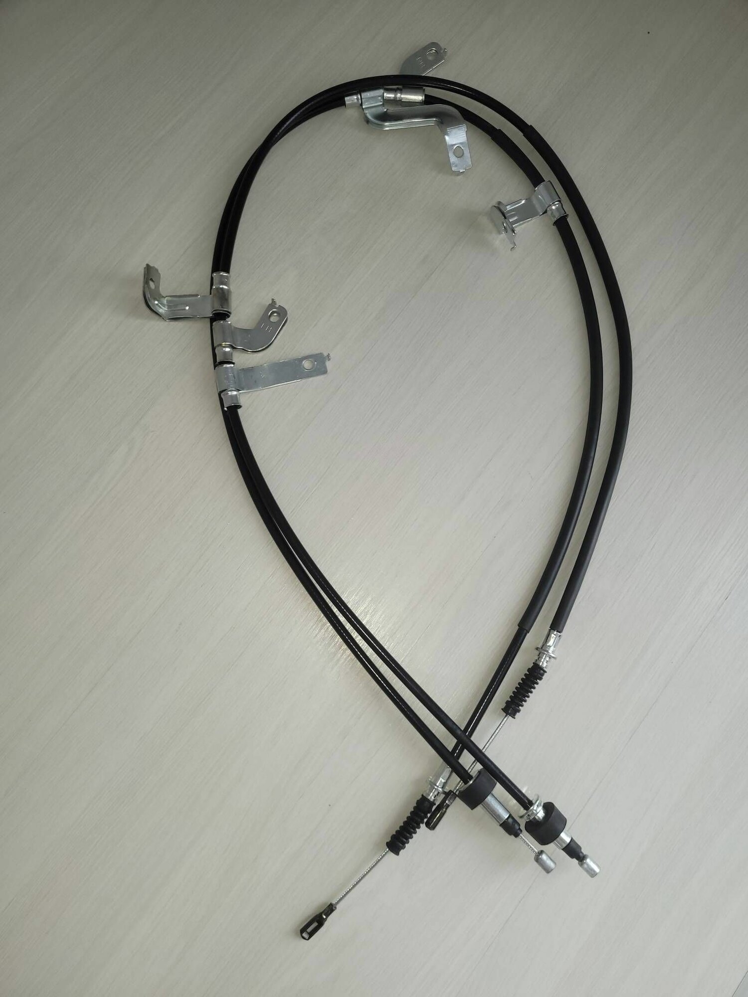 Трос ручника (Левый+Правый) HYUNDAI Solaris 2014-2017, КИА Rio 2014-2017 под барабанные тормоза Хендай Солярис, Киа Рио