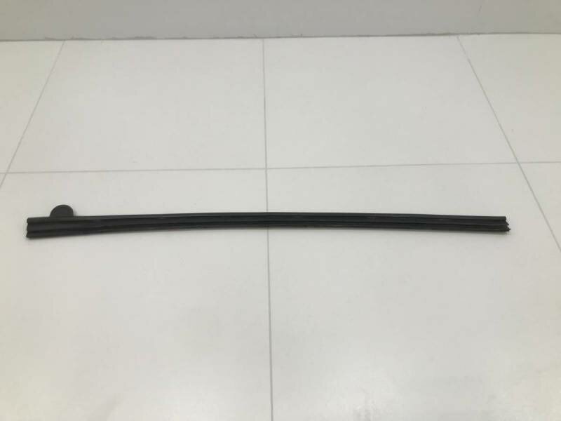 Уплотнитель двери Toyota Highlander U40 2007-2013 кат.номер: 6786448010