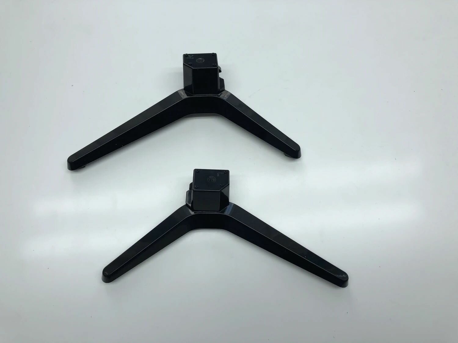 2 Пластиковые ножки для Le32De80Bh Lcd Телевизор Denn Подставка арт. 11343