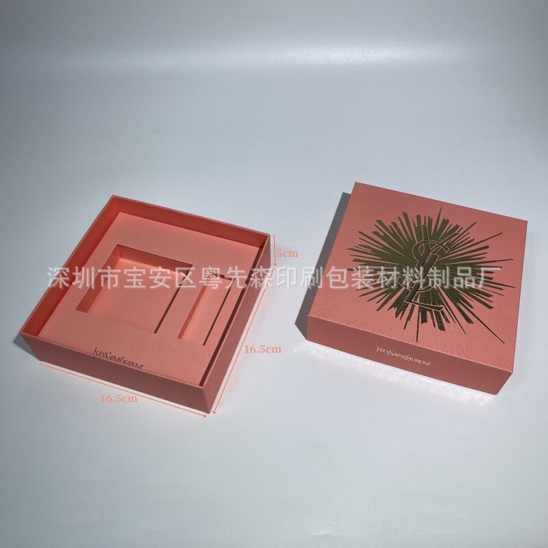 Подарочная коробка "Золотой слиток", 16,5x16,5 см