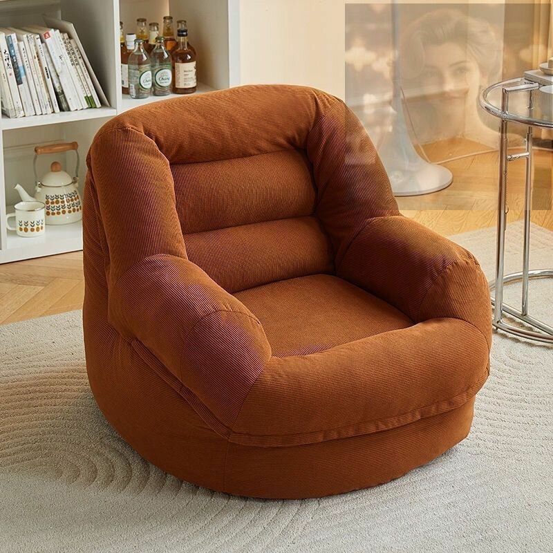 Ленивый диван, на котором можно полулежать и спать на маленьком диванчике, непринужденный и удобный