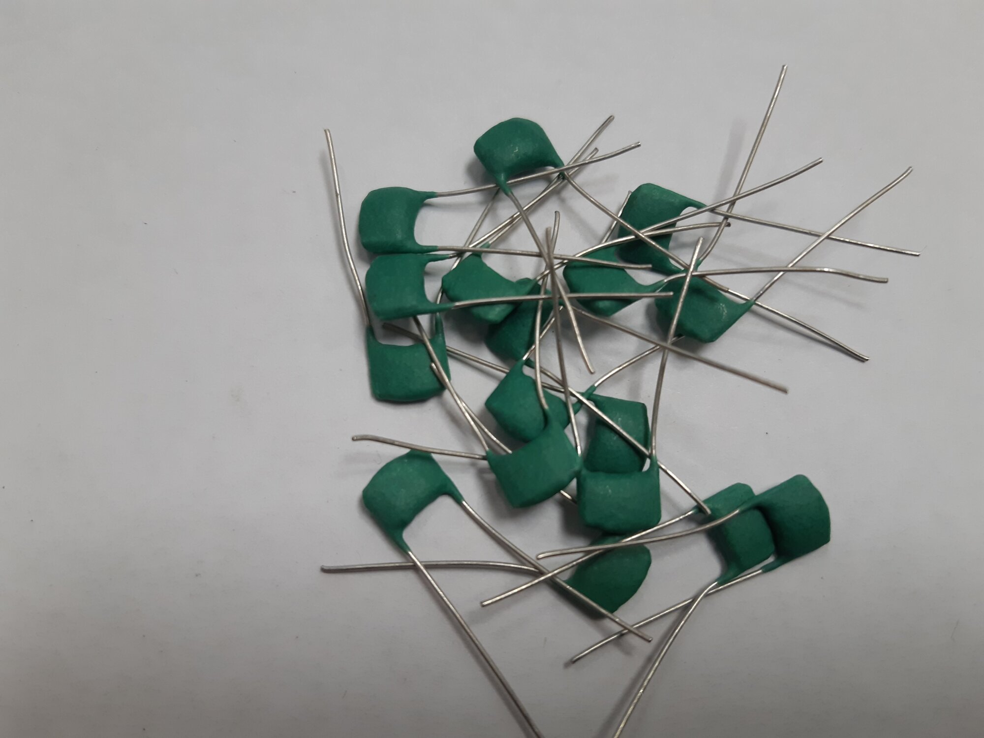 Конденсатор К22-5 1000пФ 25В (комплект 5 штук)