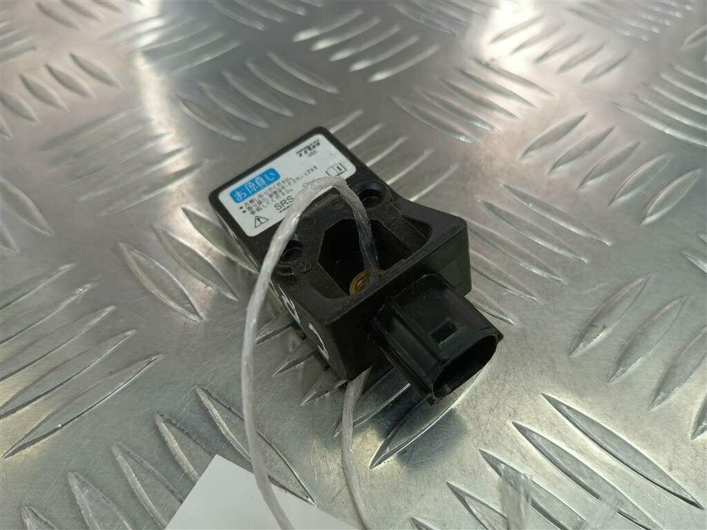 Датчик удара (AIR BAG) Б/У для HONDA CR-V II (2001—2004) 77950SCAE81