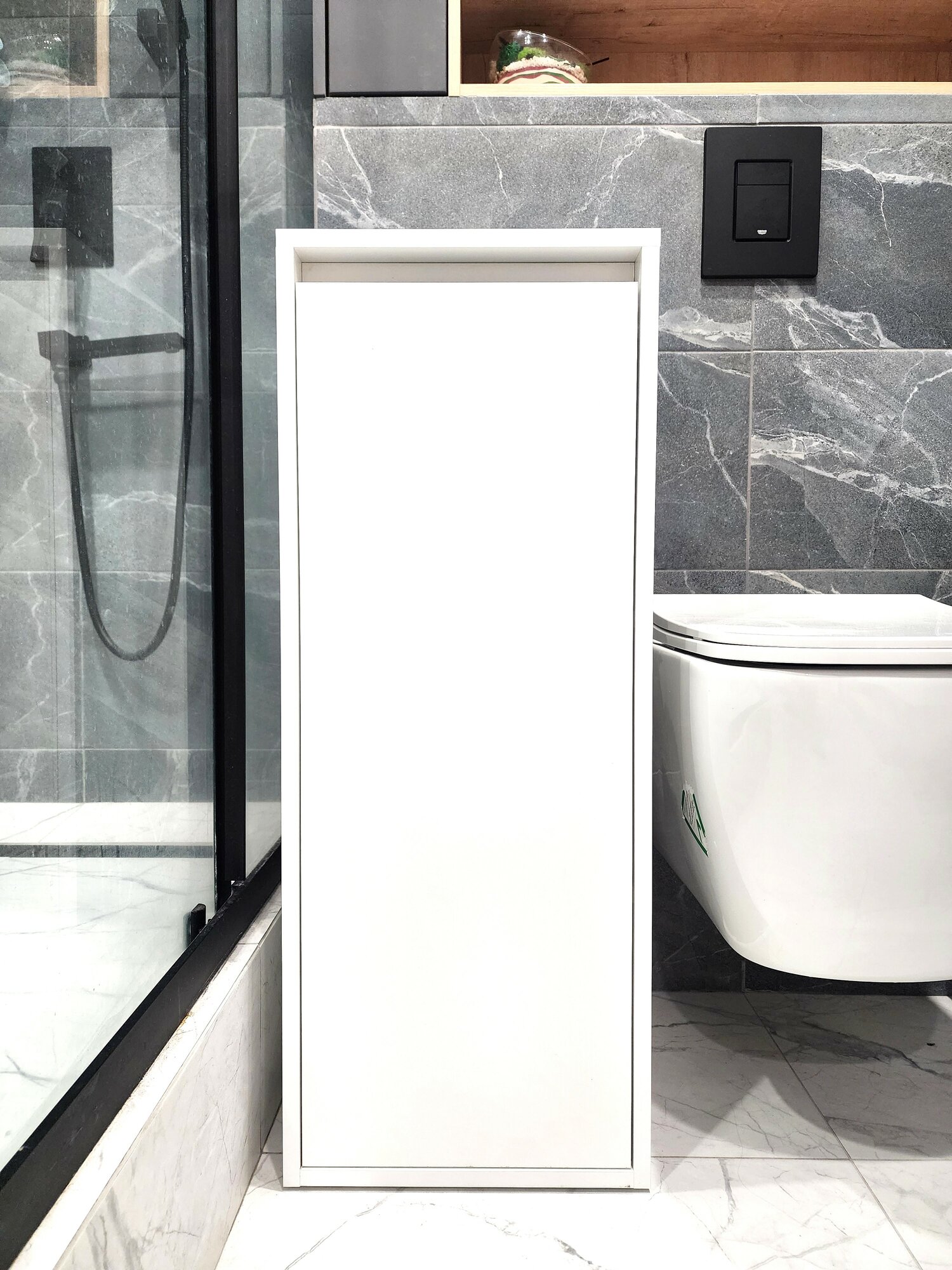 Тумба напольная шкаф-пенал узкий Ш35хВ90хГ30 см Белый