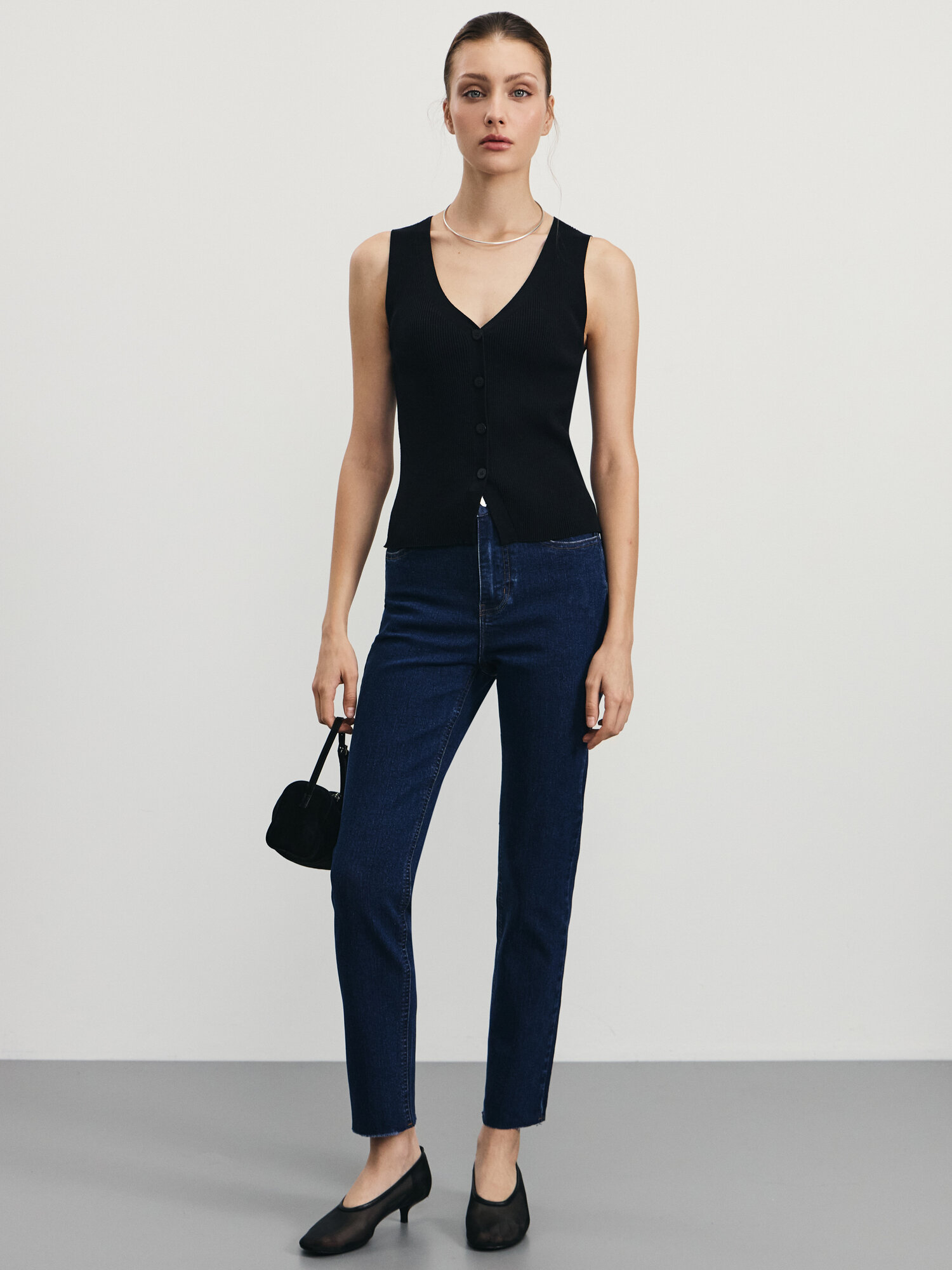 Джинсы зауженные slim 