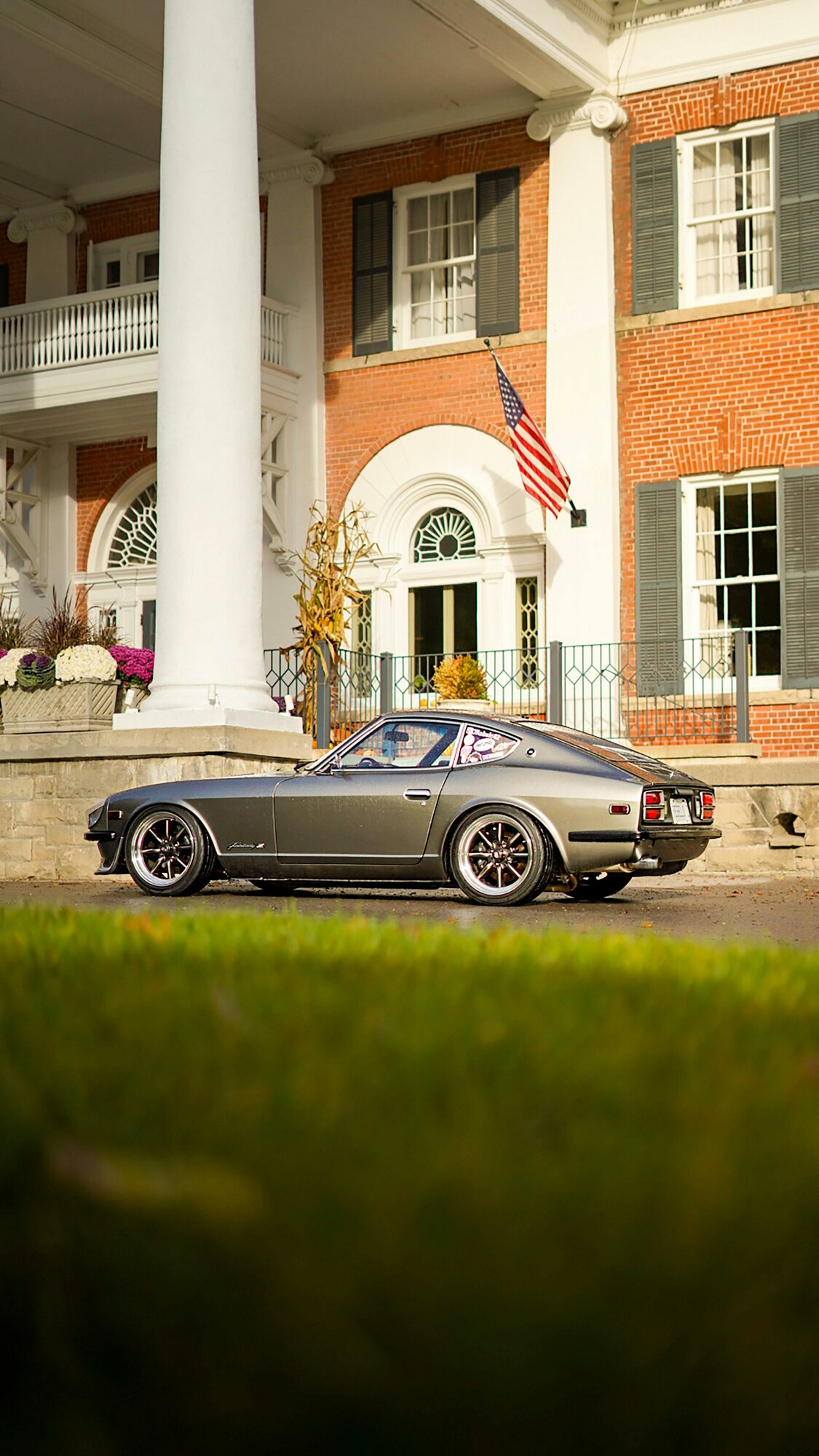 Картина на холсте 60x110 LinxOne "Автомобиль, интерьер для дома / декор на стену / дизайн