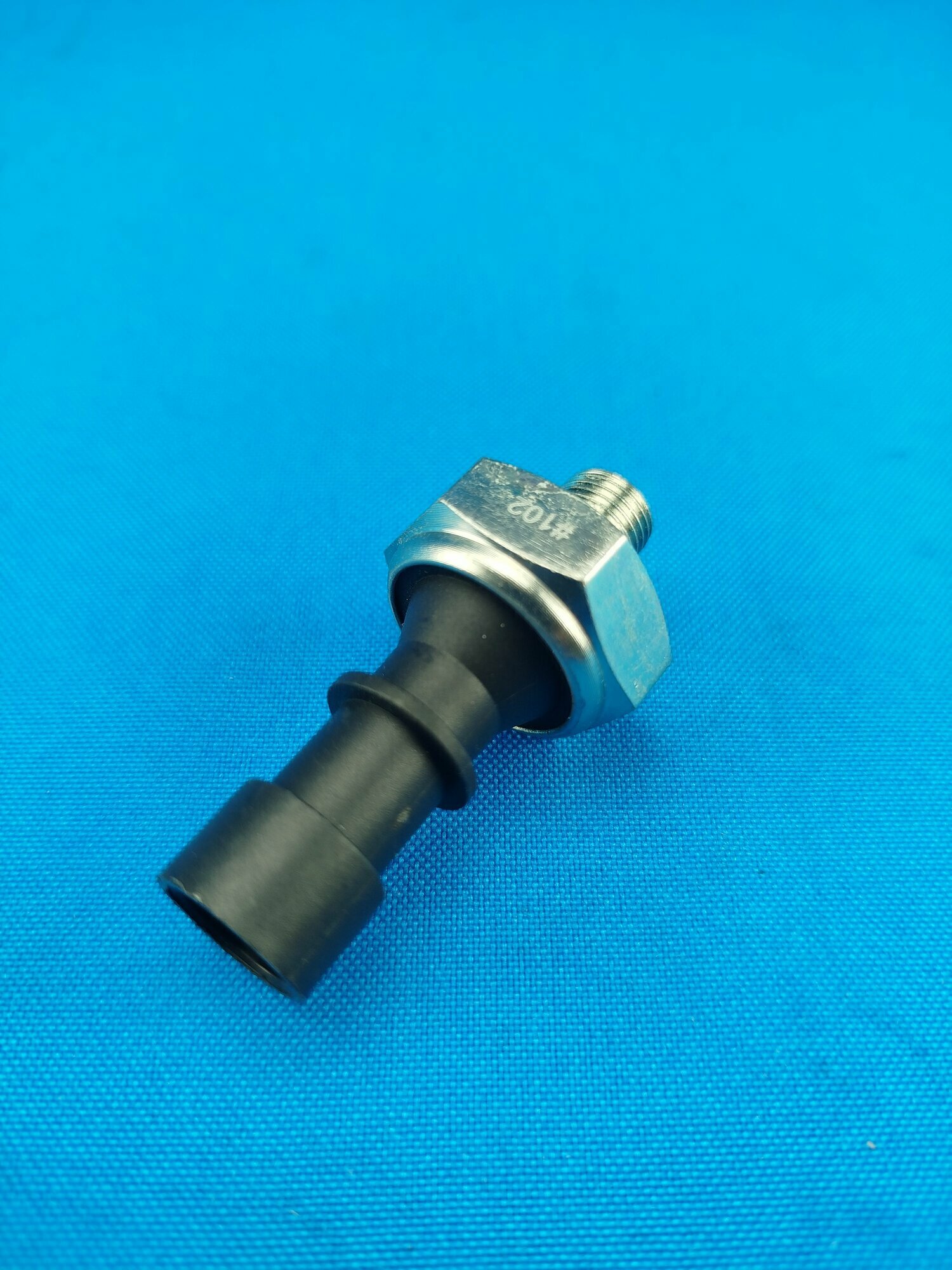 Датчик давления масла "AMD" для автомобилей Chevrolet Aveo, Cruze, Opel Astra H, Corsa D