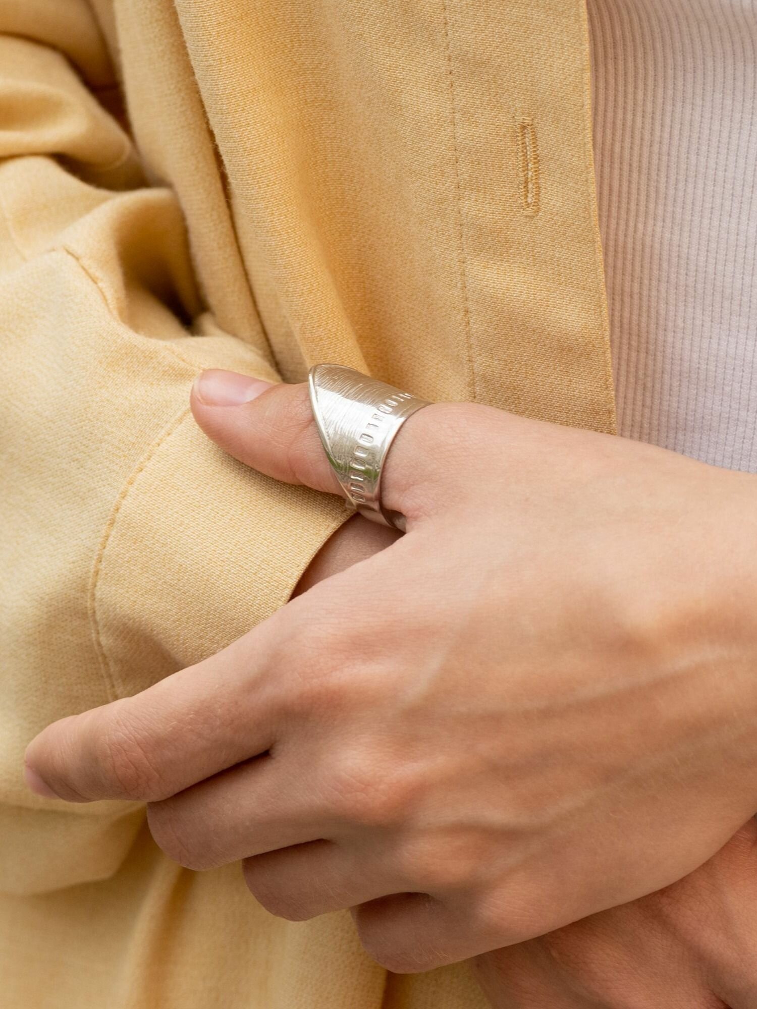 Кольцо тонкое, серебро, 925 проба, родирование