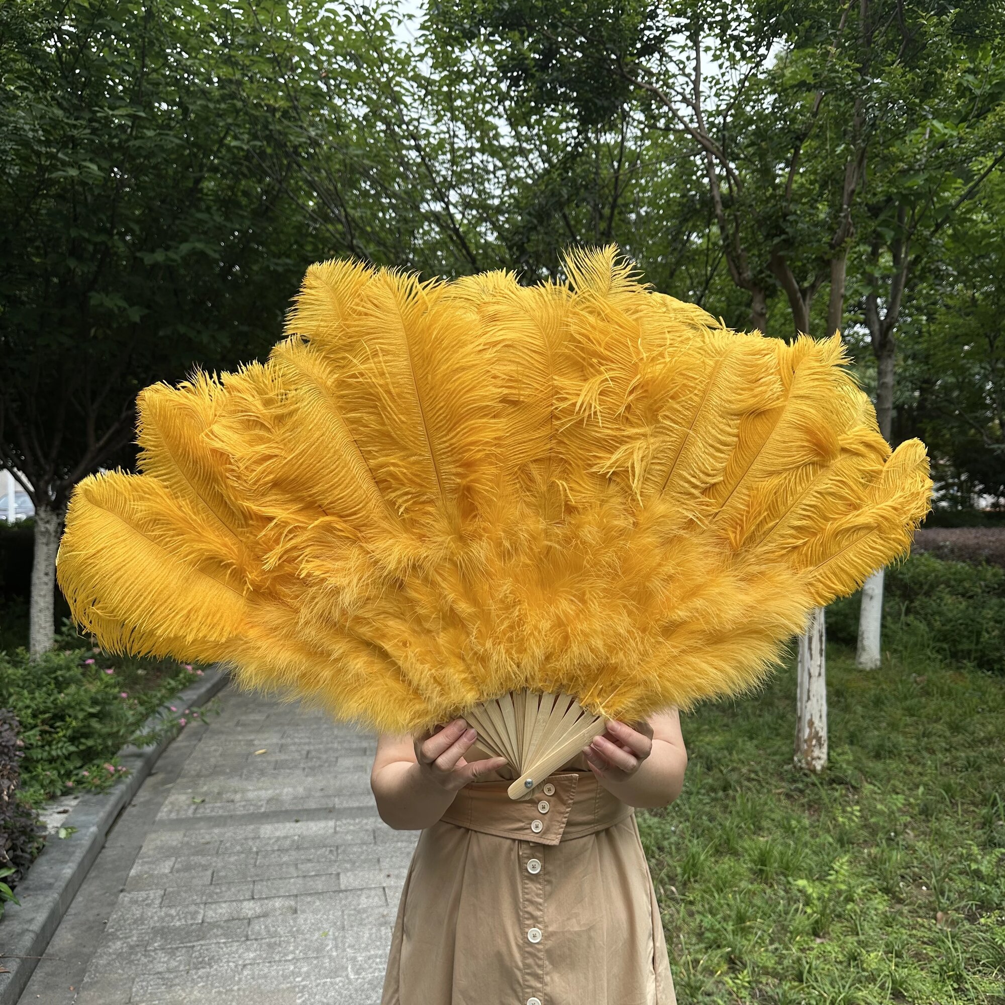 Большой белый веер из страусиных перьев Right Left 100cm 2pc, gold