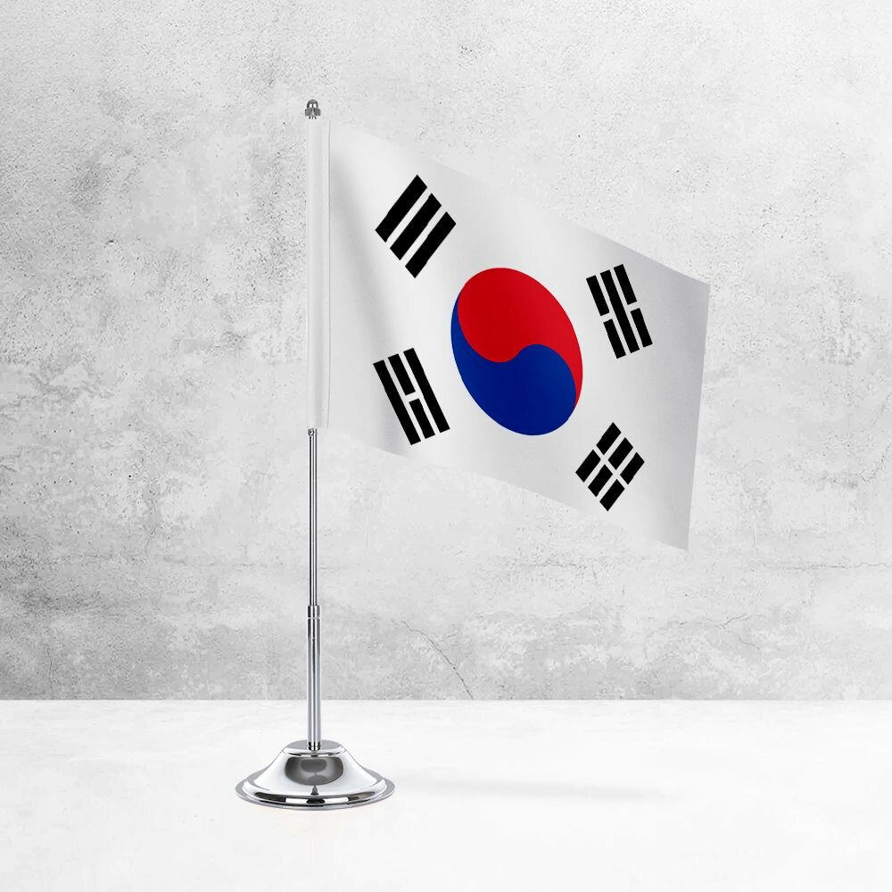 Настольный флаг Южной Кореи на металлической подставке под серебро