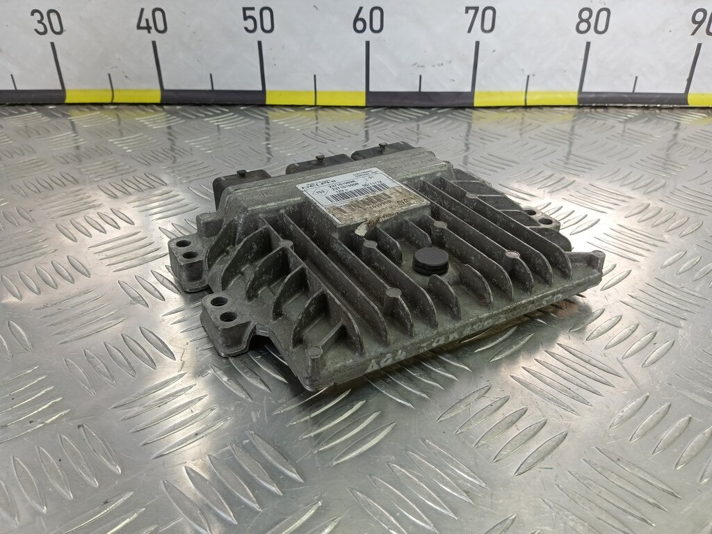 Блок управления двигателем Б/У для Renault Kangoo II (2008—2013) 237103942R