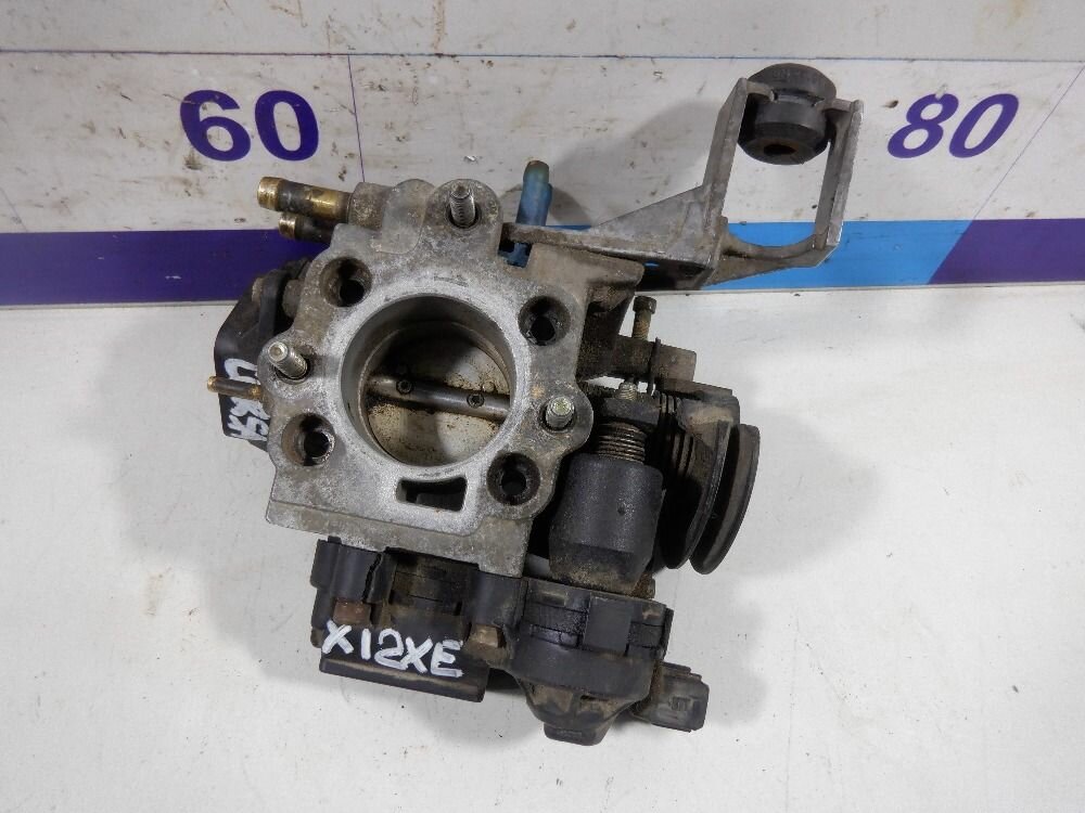 Дроссельная заслонка Opel Corsa B 5825214