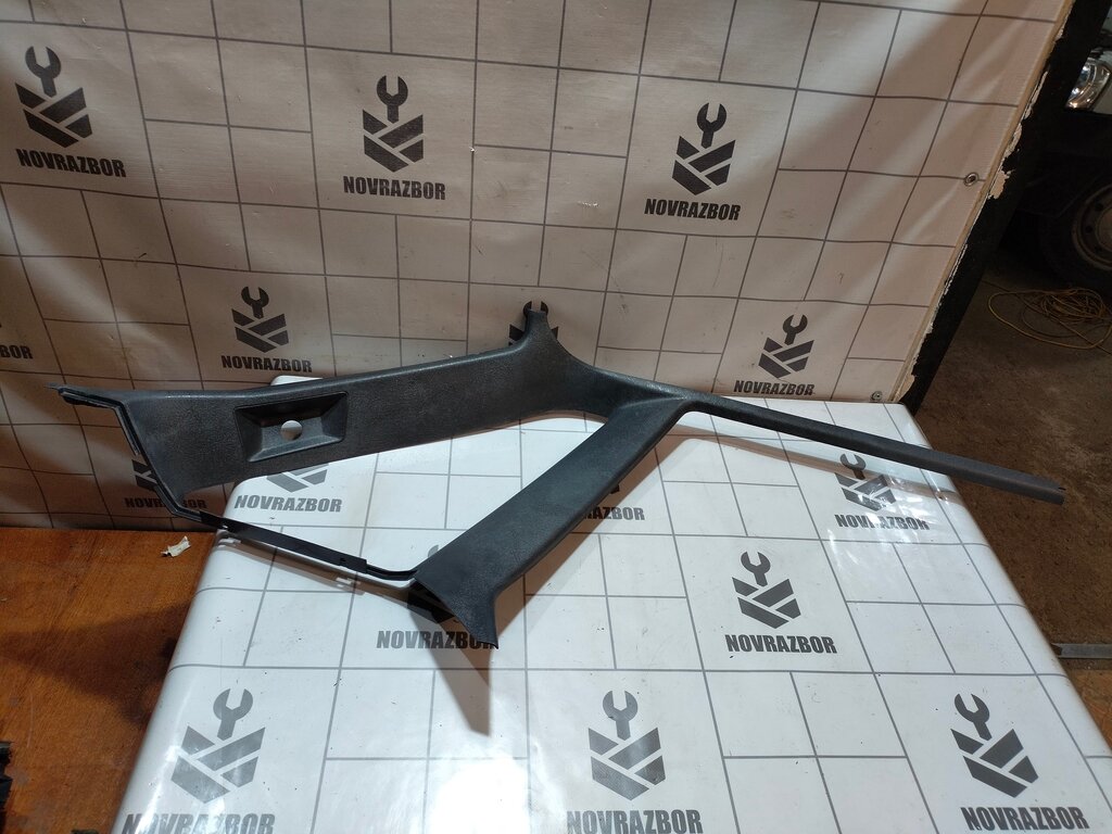 Накладка стойки Volvo 440 1992-1994