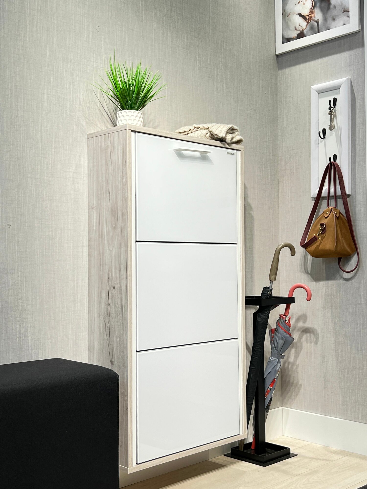 Обувница в прихожую IRONNORI Лайт 3 секции, Соната/стекло белое, профиль белый, 104х54.5х20 см