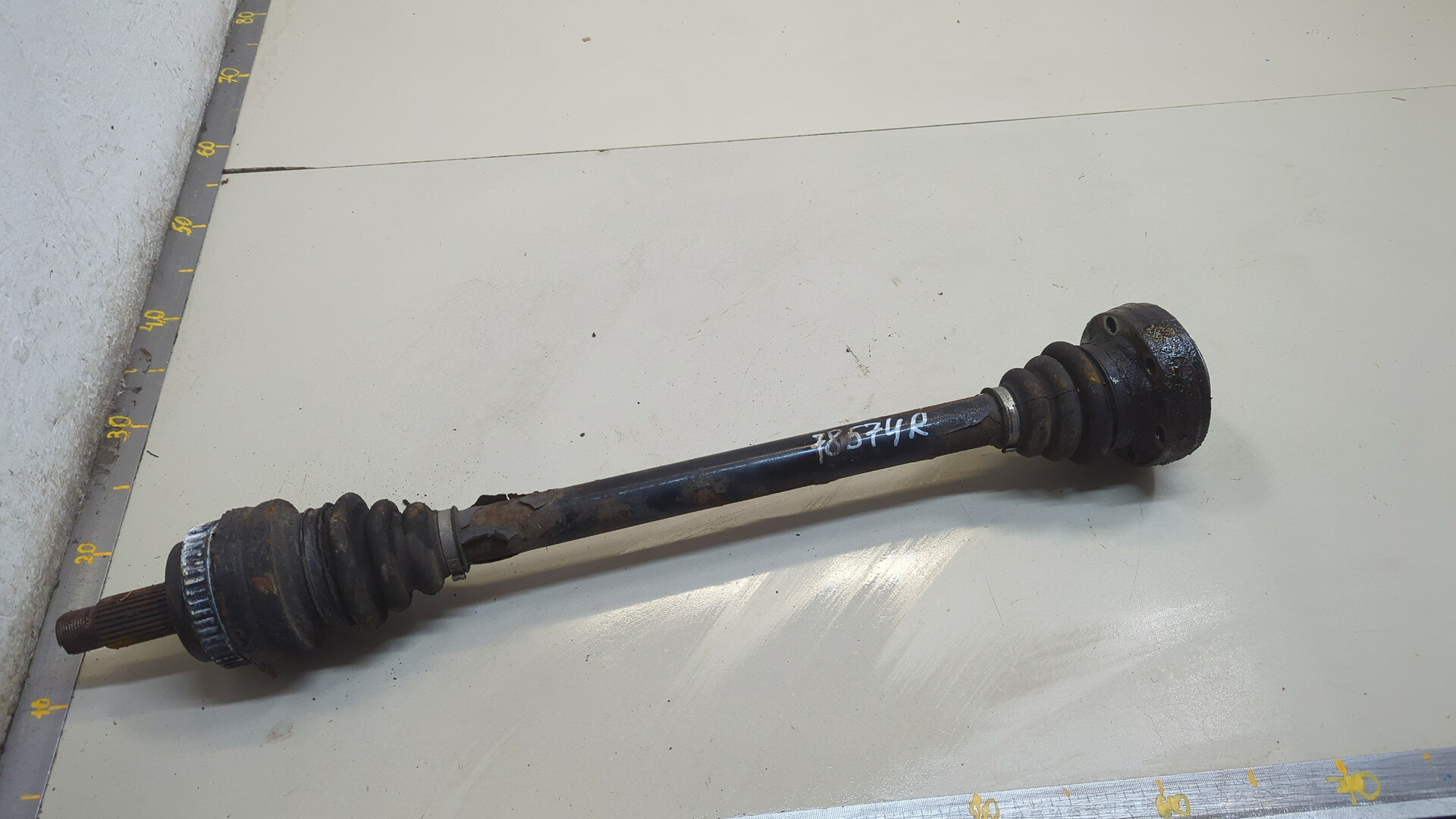 Полуось (вал, шрус) правая задняя BMW 3 E90, E91, E92, E93 Б/У